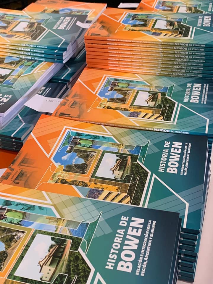 Bowen tiene su manual de Historia